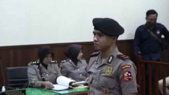 Sidang Kode Etik Richard Eliezer Dihukum Demosi Usai Eksekusi Brigadir ... Sidang Kode Etik Richard Eliezer Dihukum Demosi Usai Eksekusi Brigadir ...