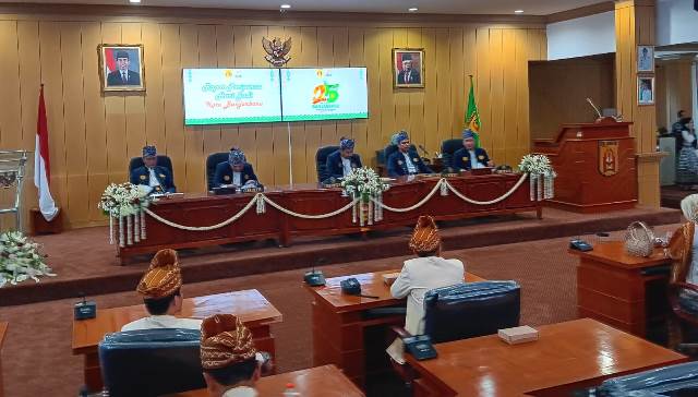 Rapat Paripurna Hari Jadi Ke 25 Kota Banjarbaru – koranbanjar.NET Rapat Paripurna Hari Jadi Ke 25 Kota Banjarbaru – koranbanjar.NET