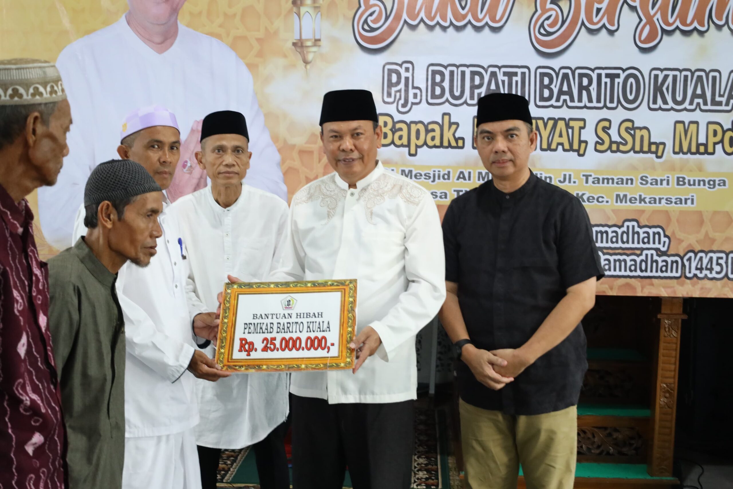Safari Ramadan Di Mekarsari Pj Bupati Mujiyat Upayakan Proposal