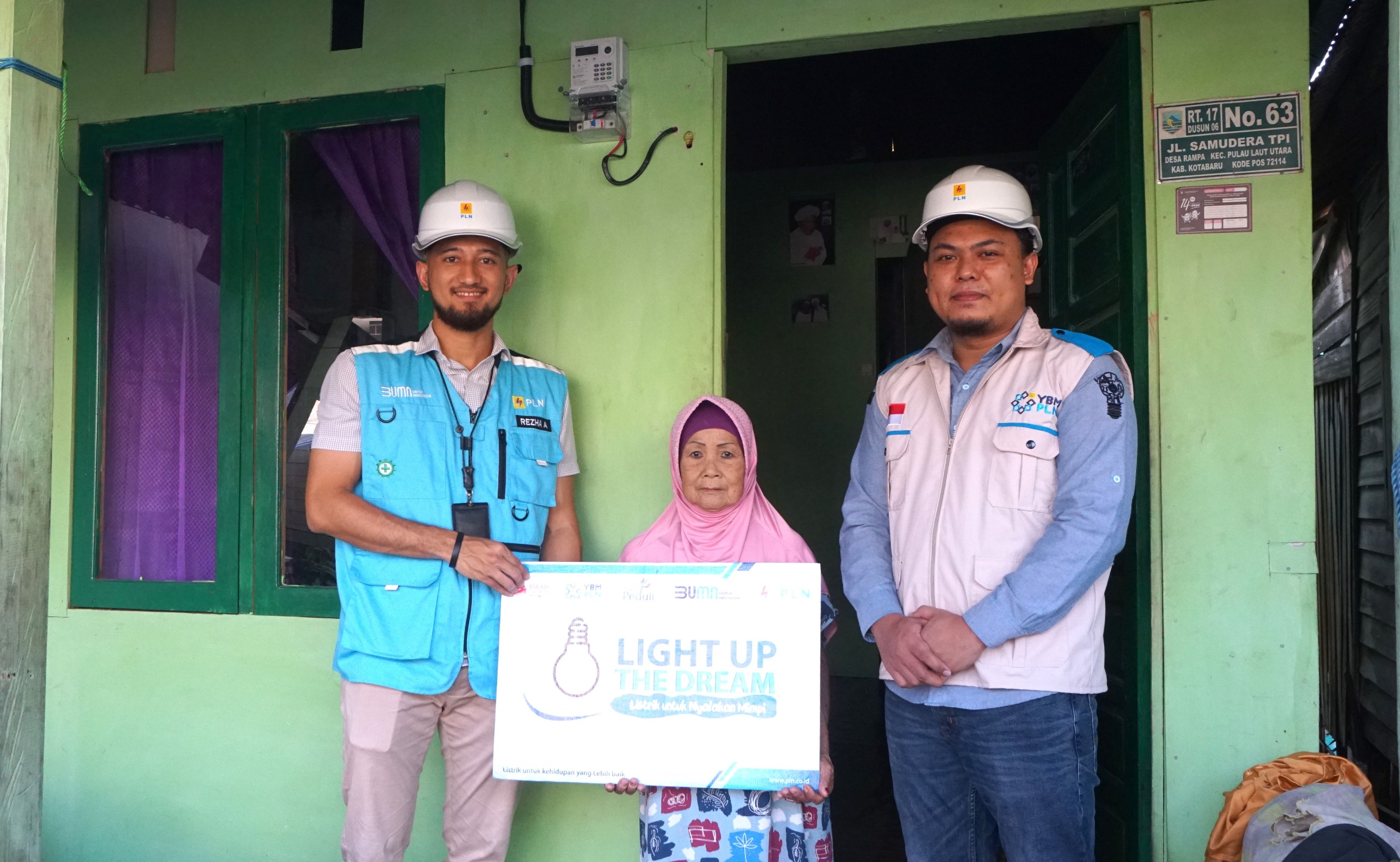 PLN Nyalakan Mimpi, Murtini Kini Miliki Listrik Sendiri - koranbanjar.NET